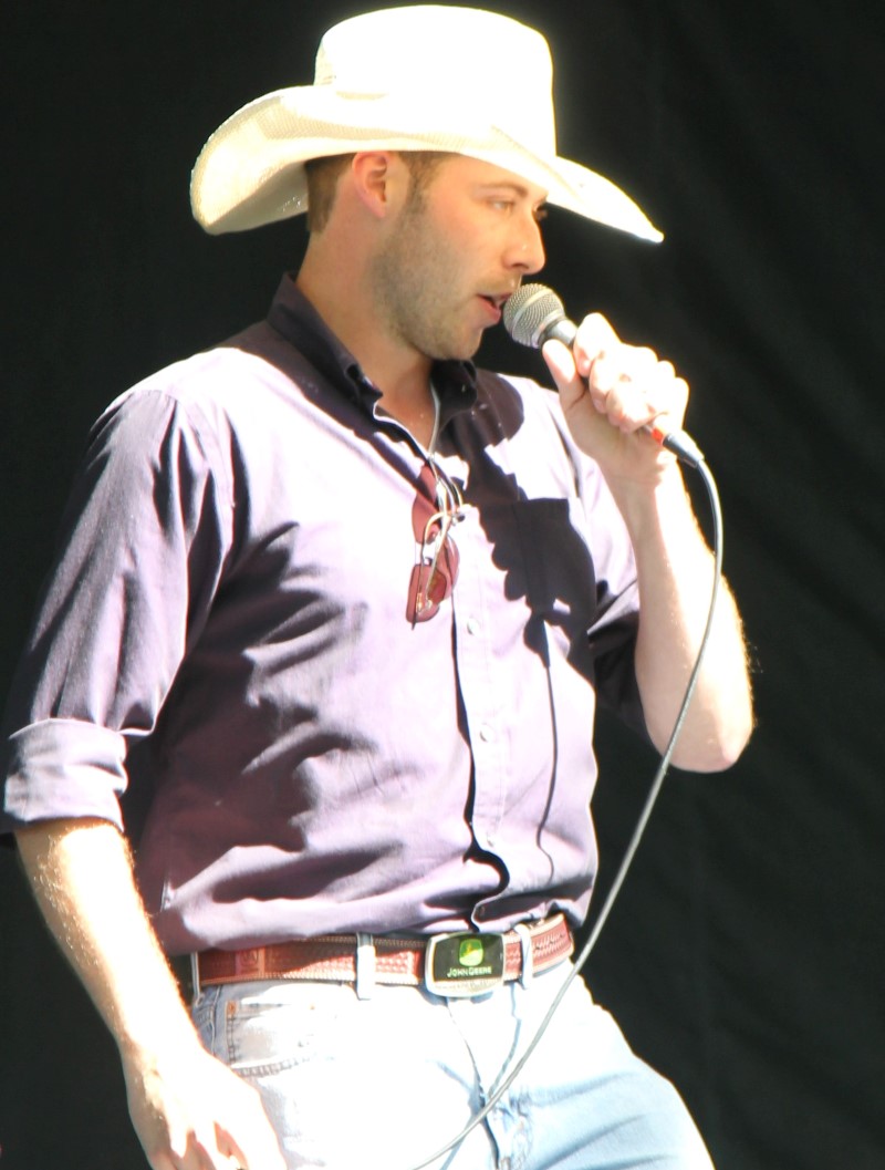 Karaoke Idol – Strathroy Hometown Festival